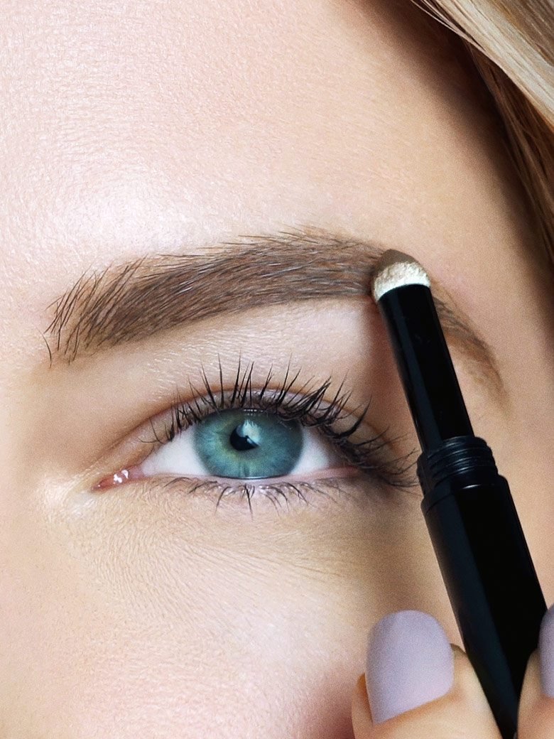 Consejos: Como rellenar y definir las cejas | Maybelline